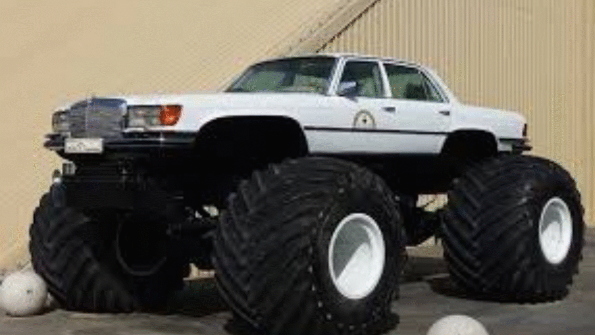 Inside the Garage of a Billionaire: Cars in the Sheikh Hamad bin Hamdan ...